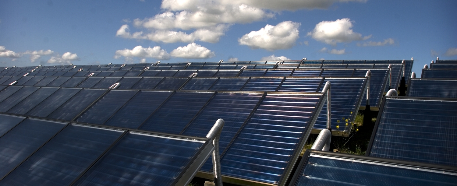 Større solcelle- og solfangeranlæg